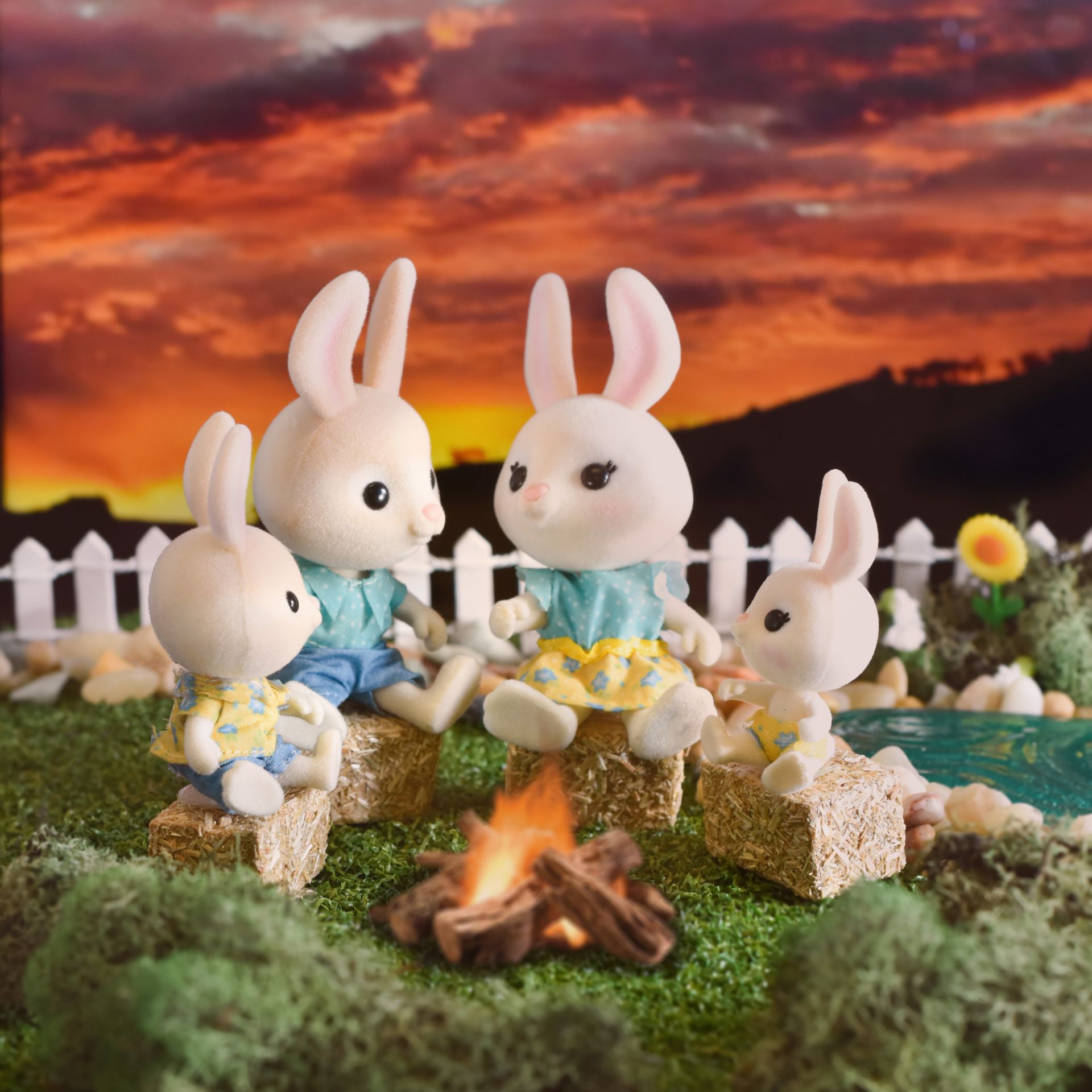 SunnyDays | HONEY BEE ACRES MCSCAMPERS RABBIT FAMILY