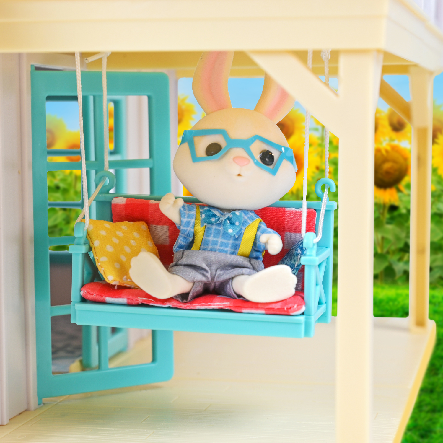 SunnyDays | HONEY BEE ACRES BUZZBY FARMHOUSE