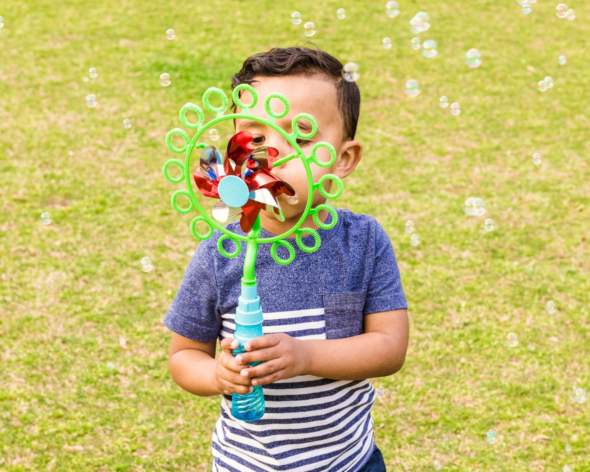 SunnyDays | MAXX BUBBLES BUBBLE PINWHEEL WAND